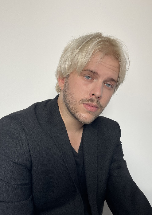 Dávid Paška divadelný režisér a spisovateľ